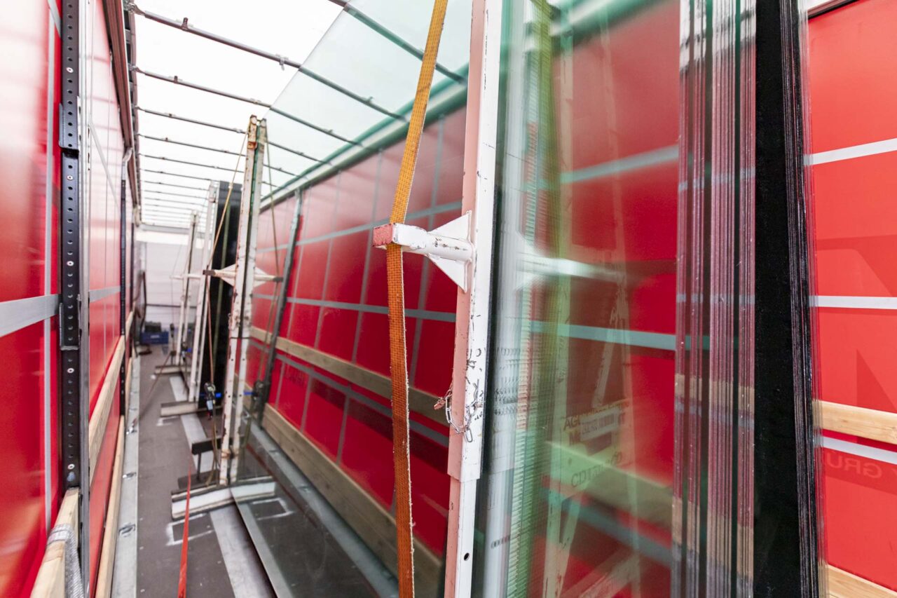 Transporte de Vidrio Plano | Logística y Grúas del Mediterráneo